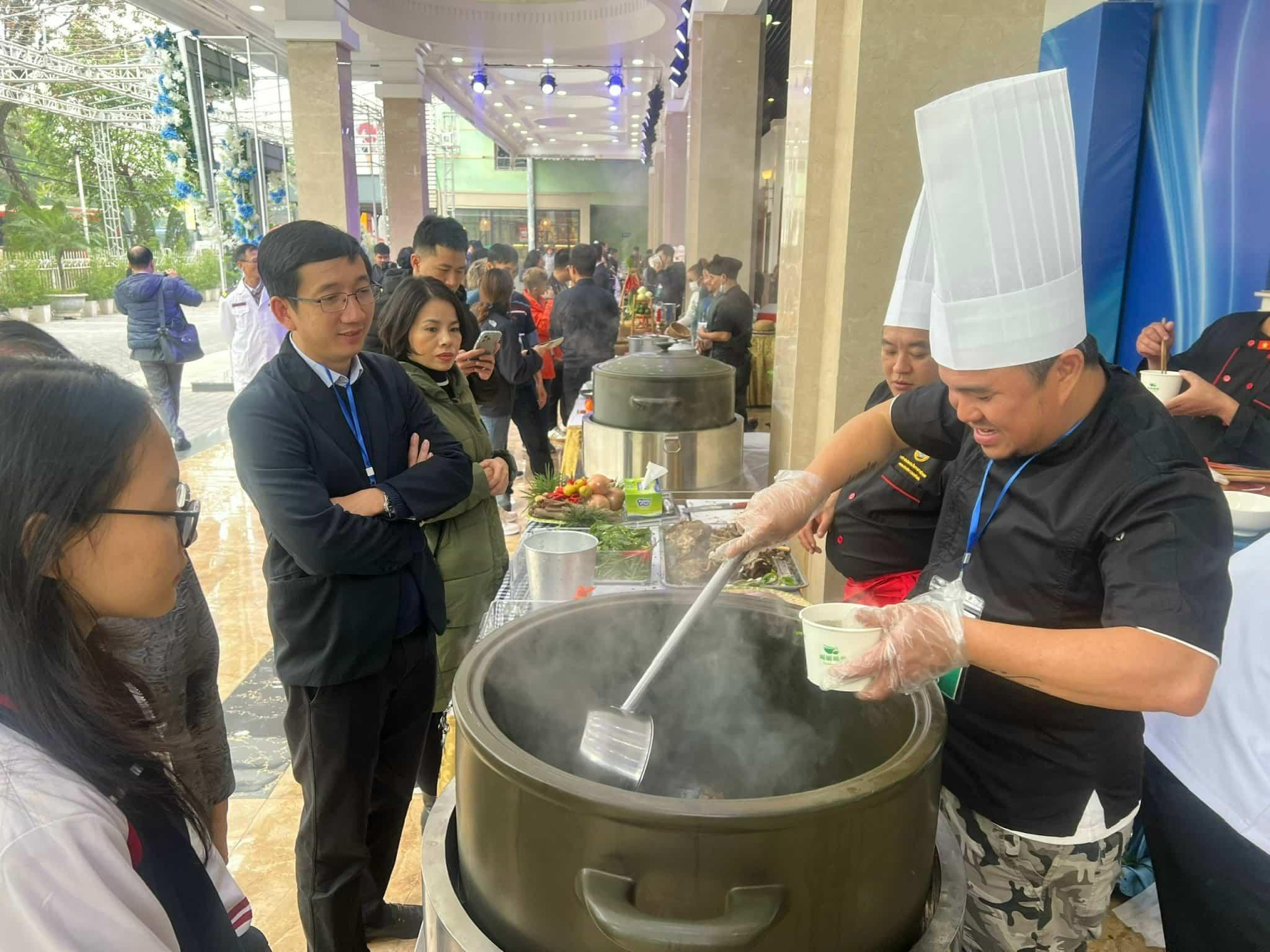 Tony Cao Văn Luận – Một đời đau đáu theo Phở! - KÊNH NGƯỜI NỔI TIẾNG