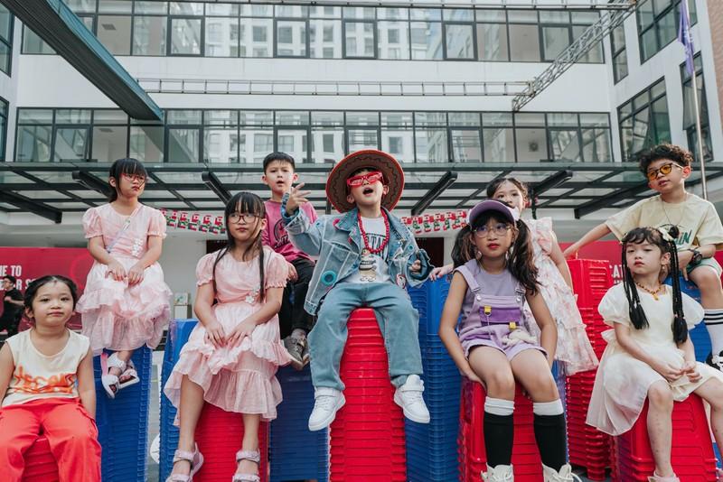 Xệ Xệ chính thức phát hành album đầu tay “Em bé chất”, với ca khúc “Em ...