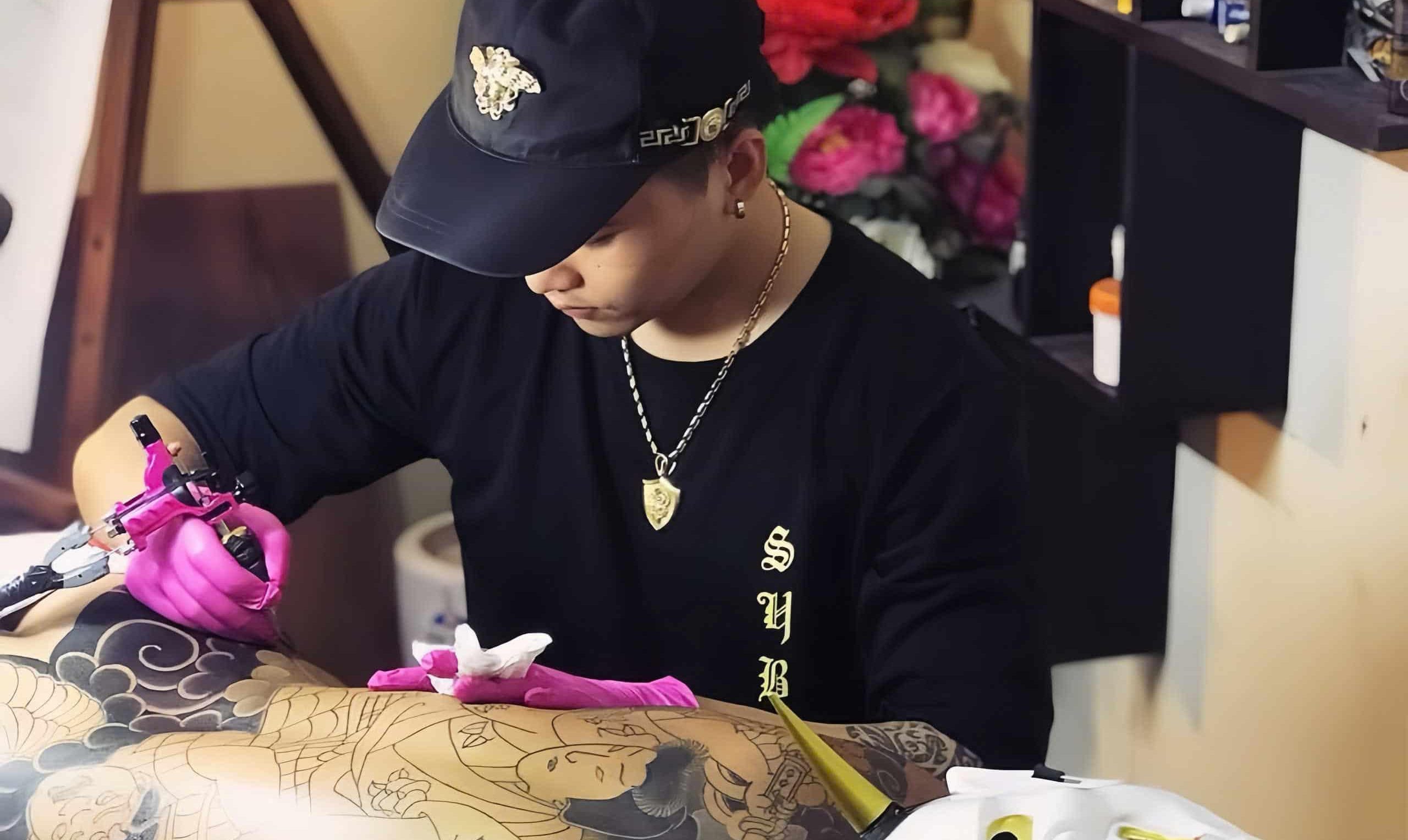 Tattoo Artist Nguyễn Anh – Gửi gắm đam mê qua từng nét mực - KÊNH NGƯỜI ...